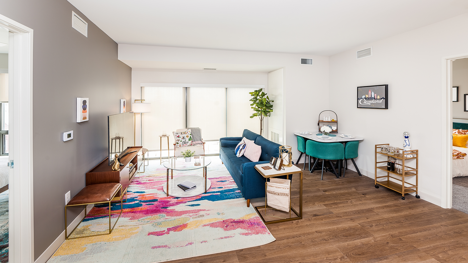 121 Larchmere | First Interstate Properties